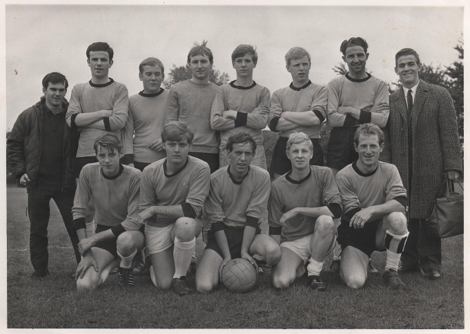 Manor United Football Team | Football Teams | Laindon & District ...